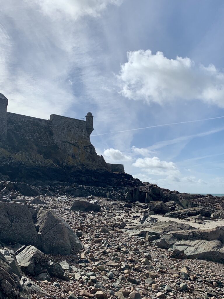 Seabed Walk to Elizabeth Castle: The Coolest Thing About St. Helier ...